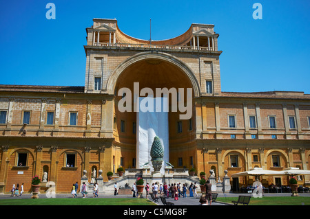 Courtyard of the Pigna Vatican Museum Rome Italy Stock Photo - Alamy
