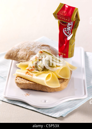 Cheese sandwich with onions (Halve Hahn Stock Photo - Alamy