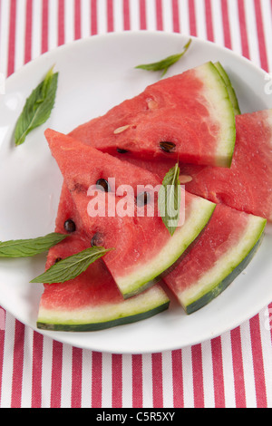 Fresh watermelon slices with watermelon juice Stock Photo - Alamy