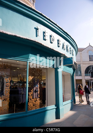 A Ted Baker window display at a store in Covent Garden Stock Photo - Alamy