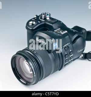 Sony Cyber-shot DSC F-828 digital bridge camera 2005 Stock Photo - Alamy