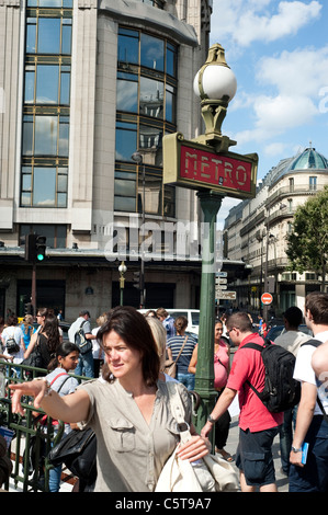 Paris, Metro, Station Pont Neuf // Paris, Metro, Pont Neuf Station ...