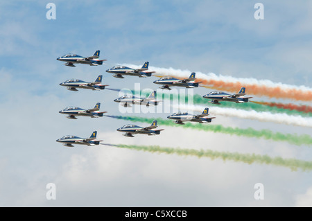 Italian airforce aerobatic display team Il Frecce Tricolori paint the ...