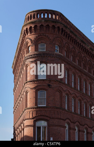 Leeds Bridge House,also known as the Flat Iron Stock Photo - Alamy