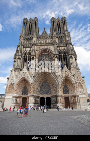 Rheims Cathedral (Cathedrale de Reims) Interior with stain glass window ...