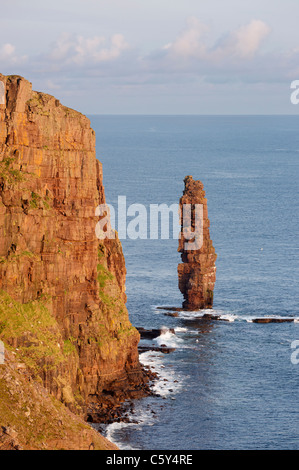 Am Buachaille sea stack at Sandwood Bay Stock Photo - Alamy