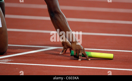 RELAY BATTON WOMENS 4X100M FINAL OLYMPIC STADIUM BEIJING CHINA 22 ...