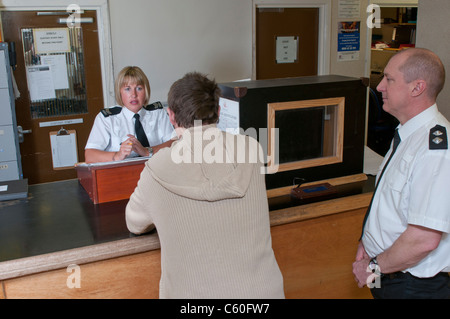 Police interview white male suspect Stock Photo - Alamy