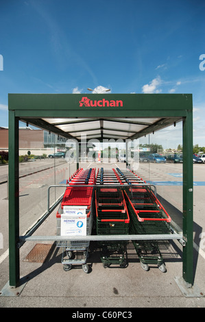 Auchan Supermarket Calais France Logo Hypermarket Stock Photo - Alamy