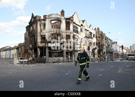 Damage to shops, houses and property after riots and looting in Croydon ...