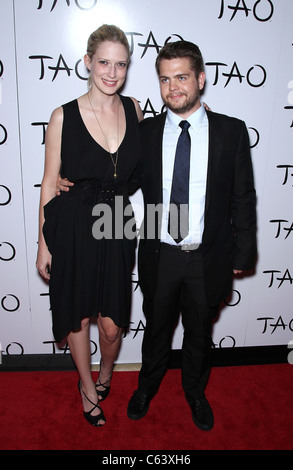 Sarah McNeilly and Jack Osbourne Tao Las Vegas celebrates 5 Year ...