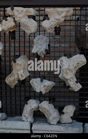 Fragments Balustrade . Renaissance ( Plateresque ) belonging to the ...