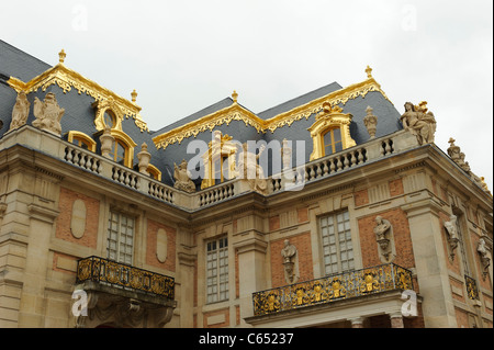 Chateau de Versailles: Palace Window detail Stock Photo - Alamy