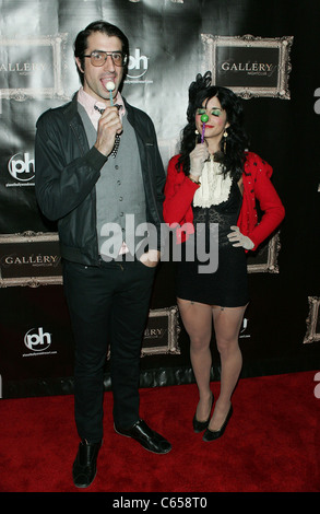 Voki Kalfayan and Anais Thomassian Angel Porrino celebrates her 22nd ...