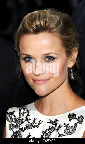 Reese Witherspoon at arrivals for WATER FOR ELEPHANTS Premiere, The ...