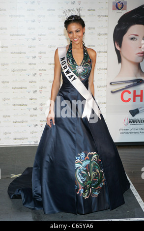 Melinda Victoria Elvenes (Miss Norway), Bat-el Jobi (Miss Israel) at a ...