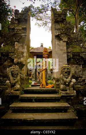 Entrance steps in balinese traditional temple. Indonesian architecture ...