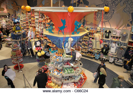 Disney Store Interior, Times Square, NYC Stock Photo: 89987998 - Alamy