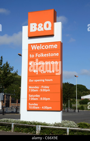 Welcome to Folkestone sign Stock Photo - Alamy