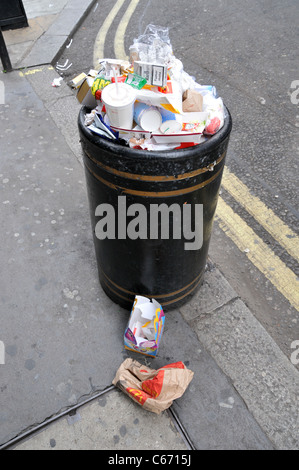 fast food litter packaging wrappers Macdonald's burgers litter bin ...