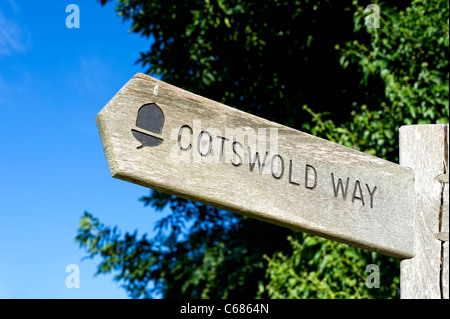 A sign indicating the cotswold way public footpath Stock Photo - Alamy