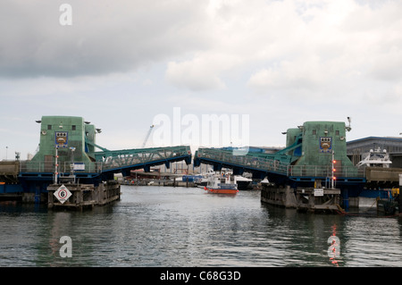 Poole lifting bridge Stock Photo - Alamy