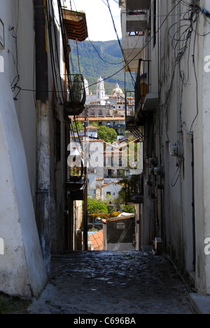 White houses of Taxco de Alarcon, Mexico Stock Photo - Alamy