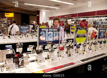 Dixons store at Heathrow Terminal 4 Stock Photo - Alamy