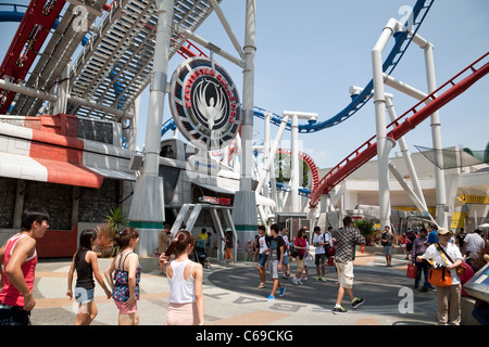 The "Battlestar Galactica" roller coaster ride in Sci-Fi world ...