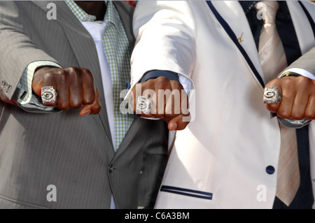 Green Bay Packers and Los Angeles Chargers helmets with Super Bowl ...