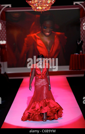 Estelle Mercedes-Benz IMG New York Fashion Week Fall 2010 - The Heart ...