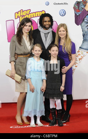 Meira Durand, Felina Czycykowski at the world premiere of "Hier kommt ...