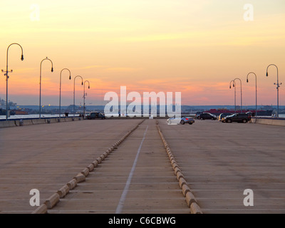 Pier at the Brooklyn army terminal Stock Photo - Alamy