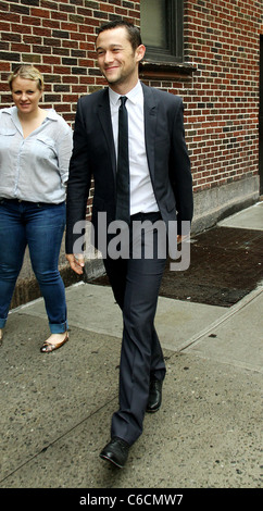 Joseph Gordon-Levitt outside The Ed Sullivan Theater for 'The Late Show ...