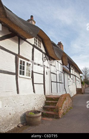 Thatched cottages in Micheldever village, Hampshire, England, UK ...