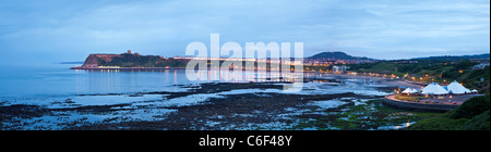 Scarborough Bay at Night - Scarborough, Yorkshire, UK Stock Photo - Alamy