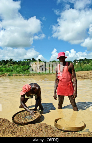 Diamond mining, Koidu Sefadu (Kono), Sierra Leone Stock Photo - Alamy