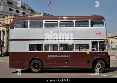 Routemaster bus side view of cab RT 1702 Stock Photo - Alamy