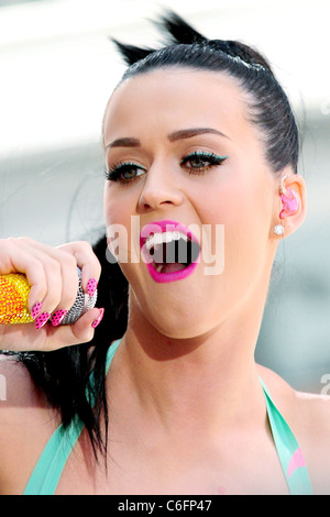 Katy Perry performs at the world premiere of the 2011 Volkswagen New ...