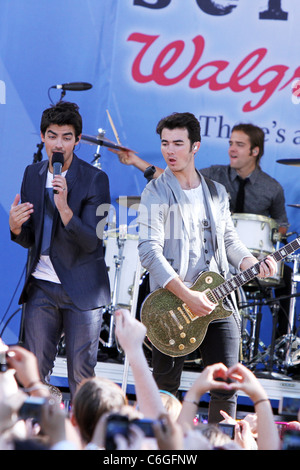 Joe Jonas The Jonas Brothers perform for ABC's 'Good Morning America ...