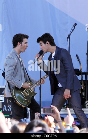 Joe Jonas The Jonas Brothers perform for ABC's 'Good Morning America ...