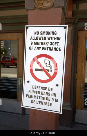 No smoking near building entrance sign Stock Photo: 43156262 - Alamy