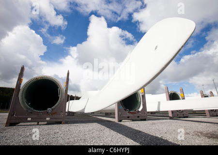 wind turbine blades with serrated teeth to increase efficiency on the ...