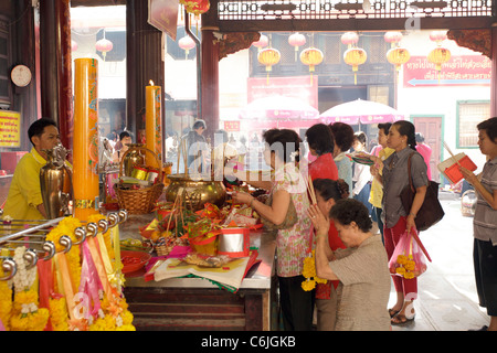 Chinese Prayer praying at Temple in Hong Kong Stock Photo: 118929487 ...
