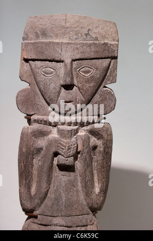 Pre-Columbian Wooden statue in Museo de Arte Precolombino, Cuzco, Peru ...
