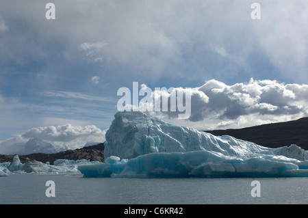 The Upsala Glacier in Argentina dumps huge lumps of ice into Lago ...