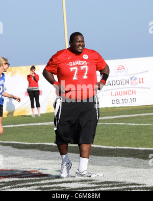 Quinton Aaron Madden NFL 11 Pigskin Pro-Am Event Malibu, California ...