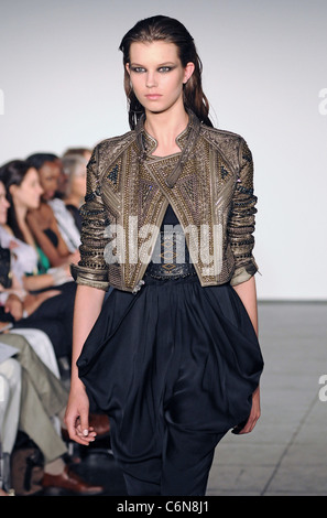 Model Catherine Malandrino and Mary J. Blige's Runway Show at MOMA to ...