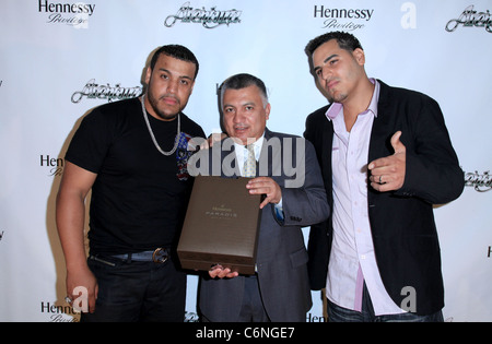 Aventura members Lenny Santos and Max Santos Aventura And Hennessy ...