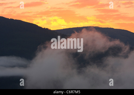 Early morning valley mist Stock Photo - Alamy